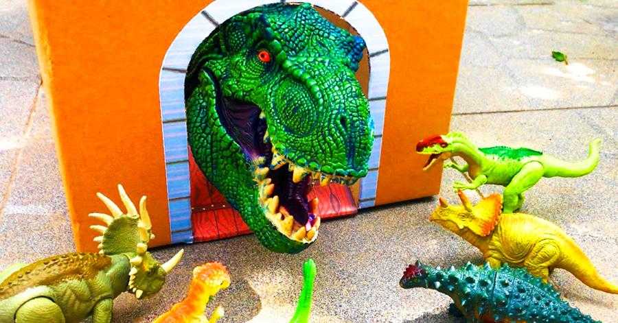 Distinguish the color of dinosaurs.